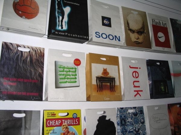 Shopping bag art collection – Een bijzondere verzameling papieren kunst ...
